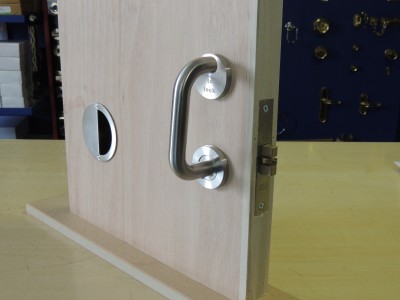 DISABLED BI-FOLDING TOILET FACILITY DOOR LIFT TO LOCK SET